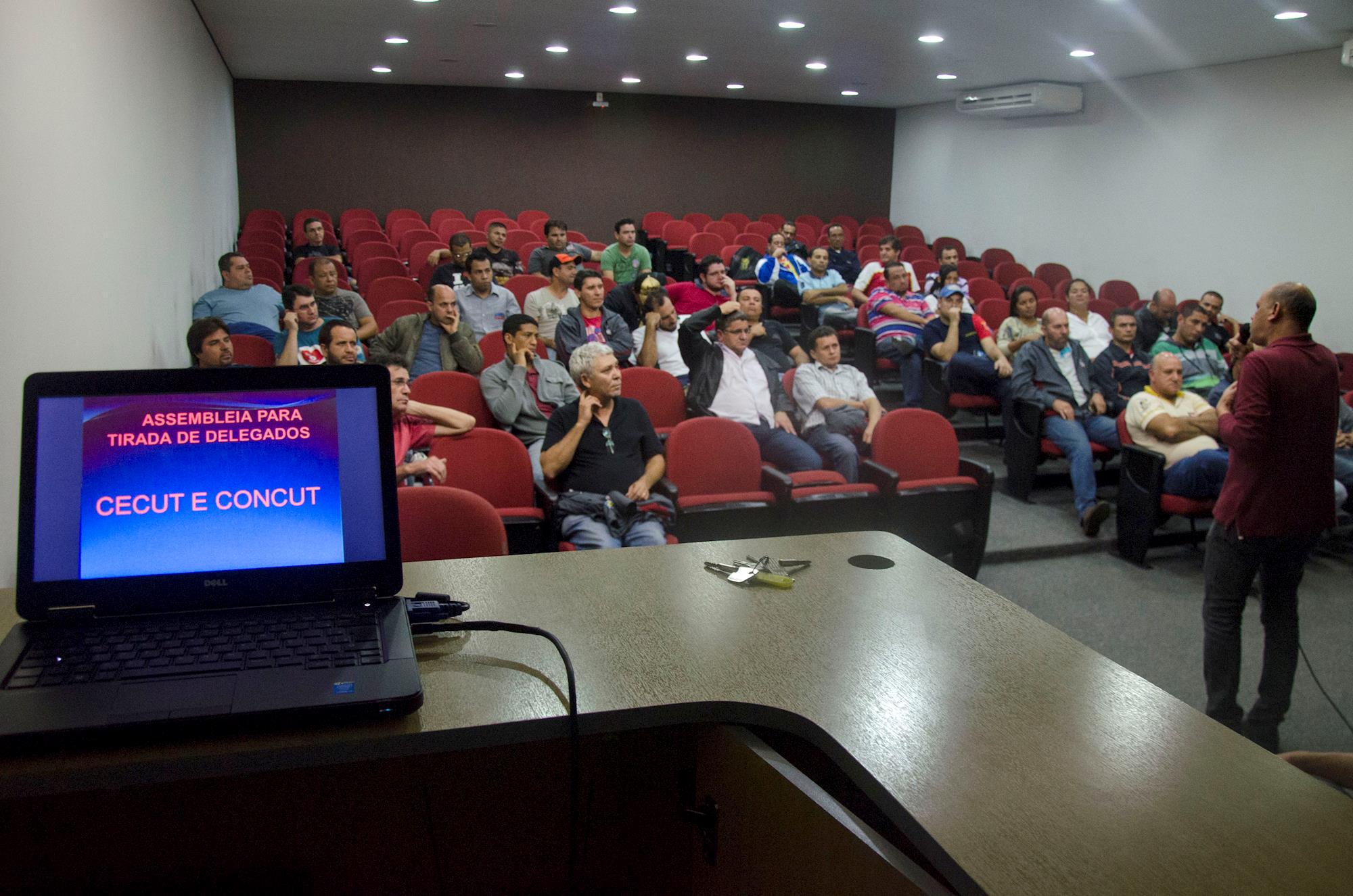 Assembleia define representantes do SMetal no CECUT e CONCUT